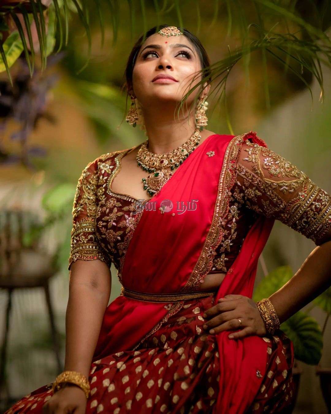 Sizzling Pics Of Actress Myna Nandhini | தின பூமி